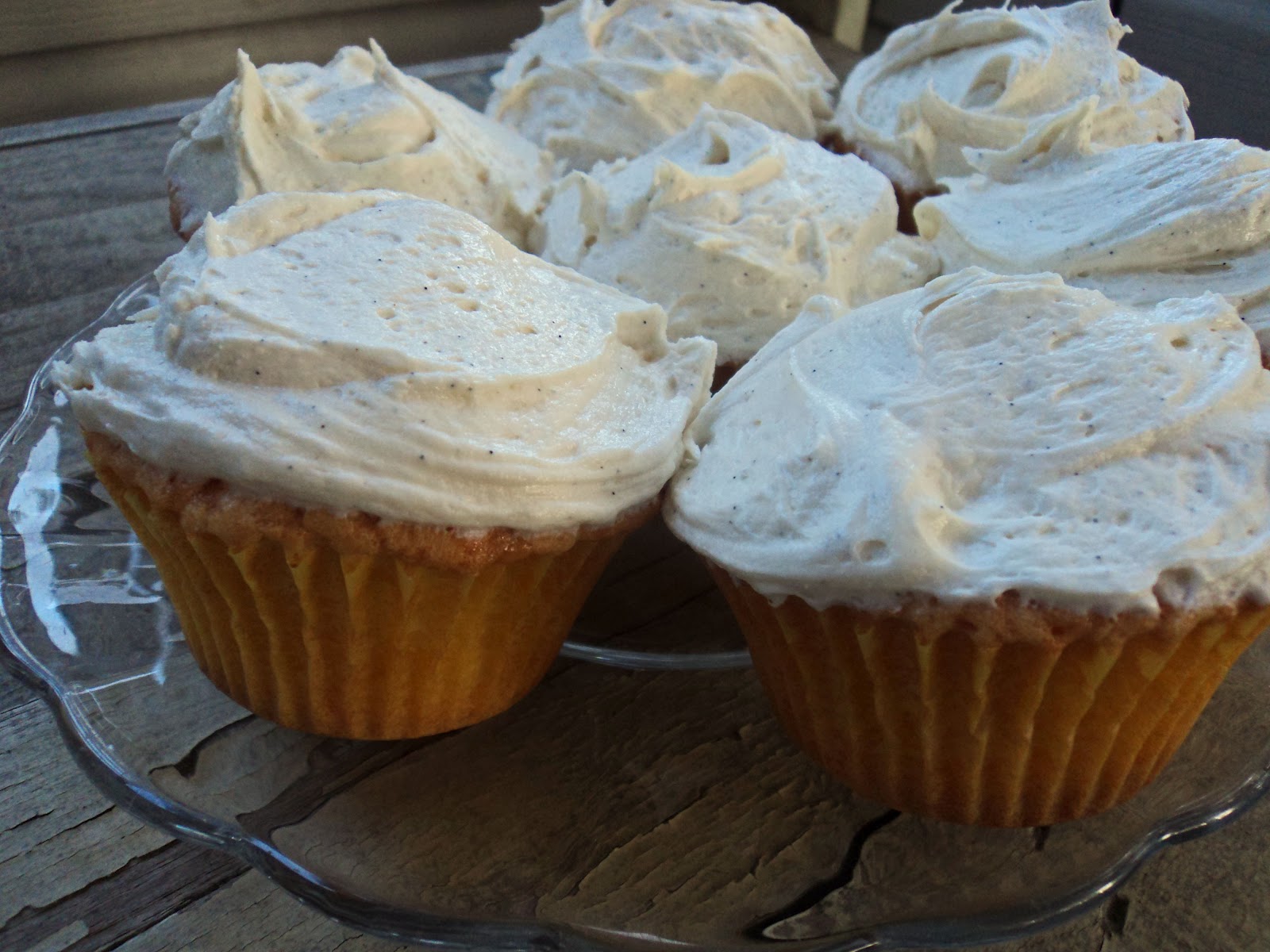 Sweet & Salty Southern Comfort: Back to Basics: Vanilla Poundcake Cupcakes