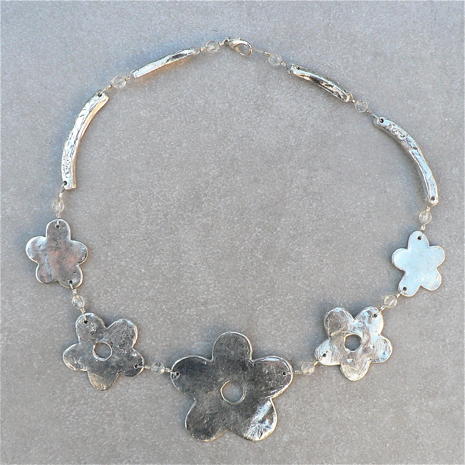 matières à fleurs: Collier