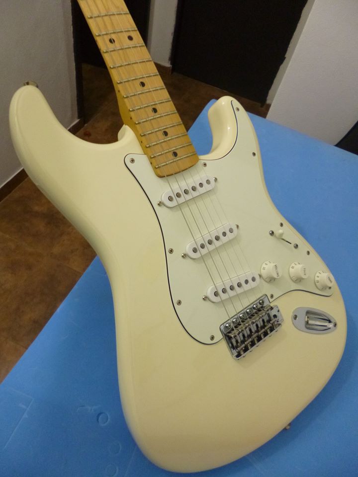 Luthier Zona Oeste: Strat White