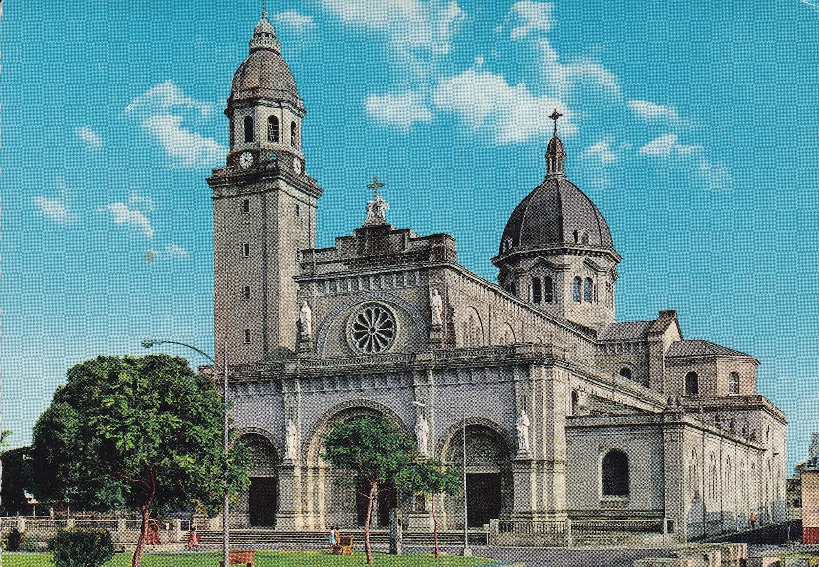 Pearl of the Orient Sea: THE MANILA CATHEDRAL