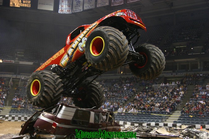 INFORMACION!!!!! (MONSTERS) XD | CARROS MONTER