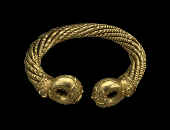 TYWKIWDBI ("Tai-Wiki-Widbee"): How to put on a torc