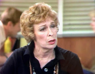 Alice Sitcom in Retrospect: Best Episode of Season 1: "The Last Review"