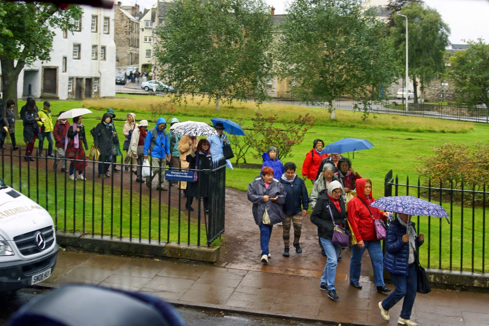 Continually Surprised!: Edinburgh in the Rain