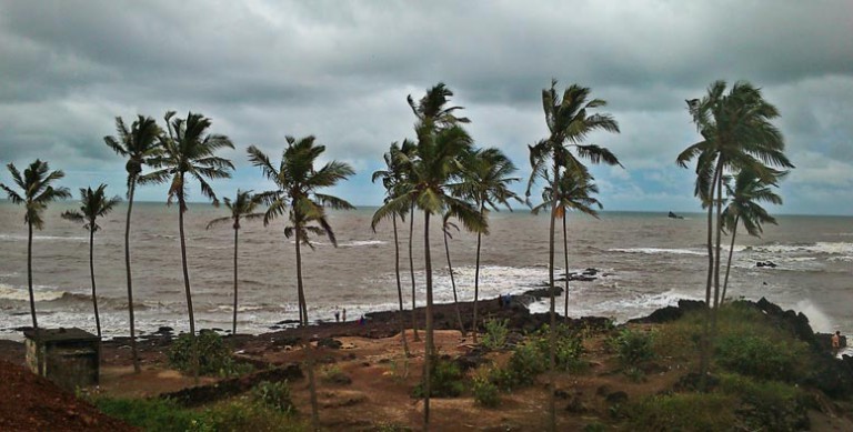 Redi Beach | Konkankatta.in