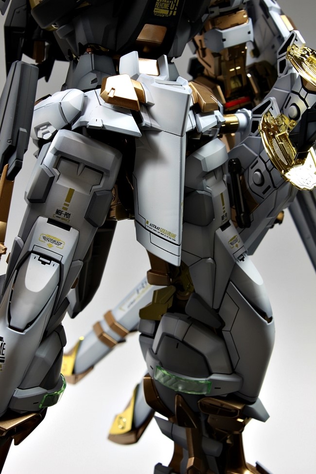GUNDAM GUY: PG 1/60 MBF-P02 Gundam Astray [Gold Frame] - Customized Build