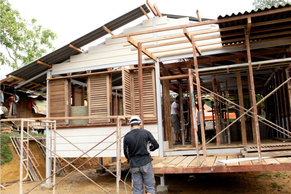 KOS DAN BAHAN BINAAN MALAYSIA: RUMAH DENGAN HIASAN SHERA BOARD