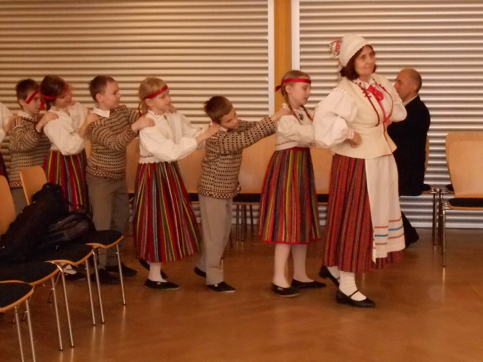 Pilvi klass: LASTE FOLKLOORIPÄEV KANDLES