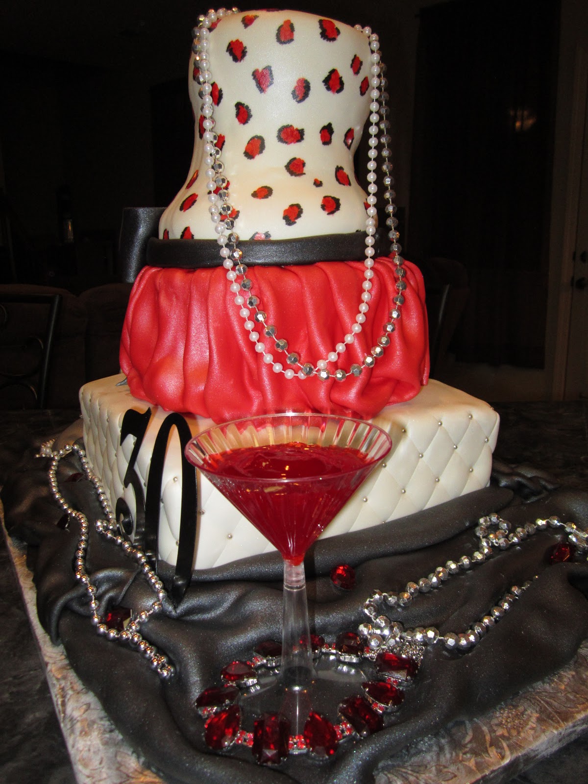 MyMoniCakes: Thirty, Flirty and Glamorous Cake