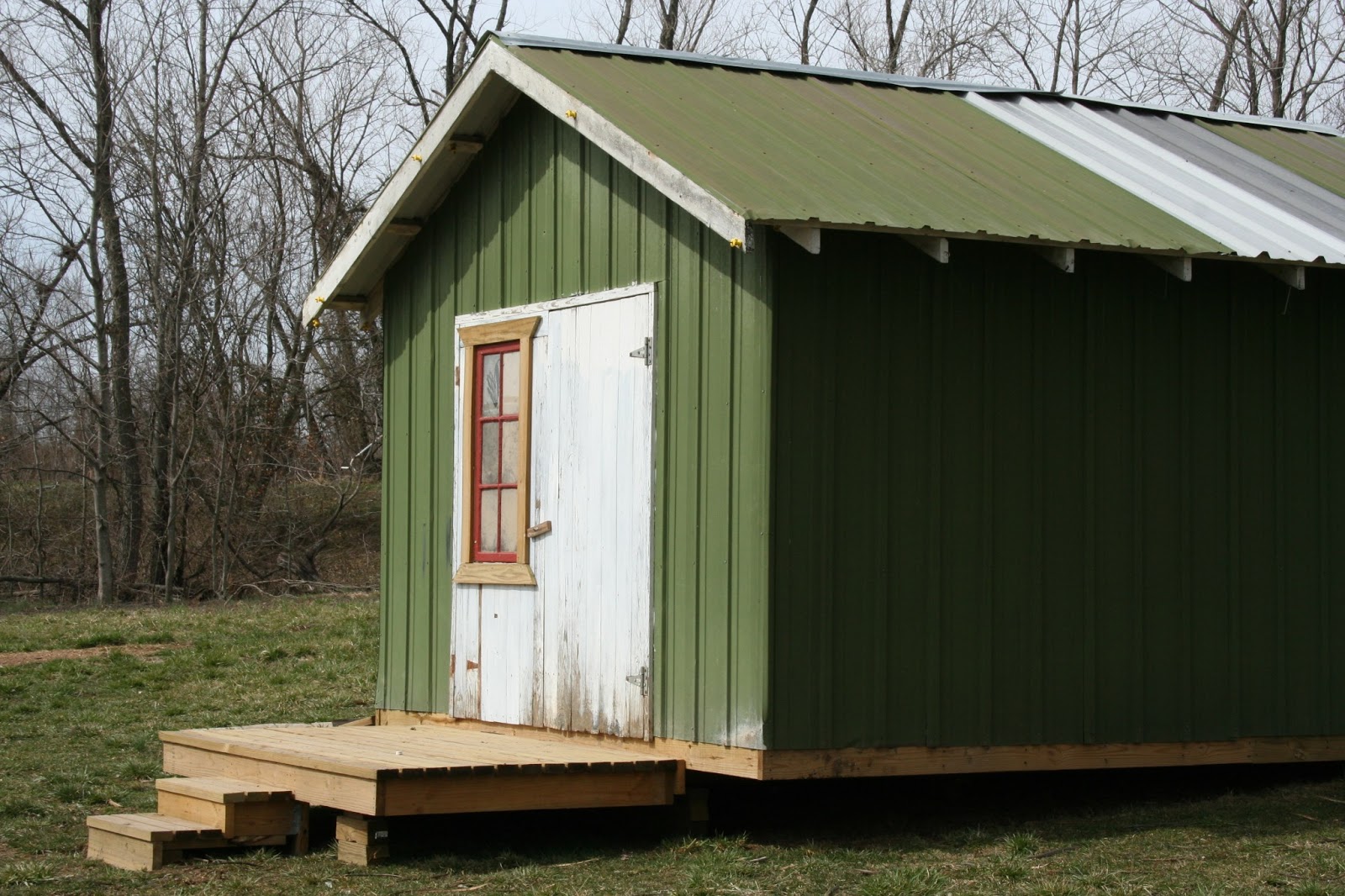 Chicken Scratch Poultry: Brooder House - Move In Day
