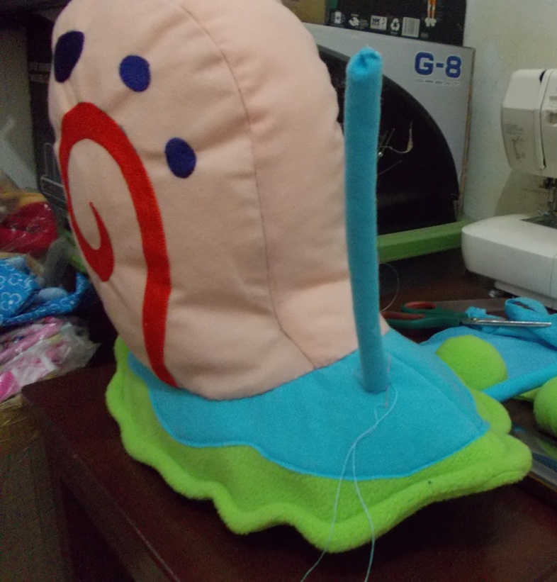 Cheer Up Your Kids!: How to make Gary Snail Softies