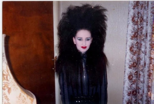23 Vintage Photographs Capture Yorkshire Goth Scene From the Late 1970s ...