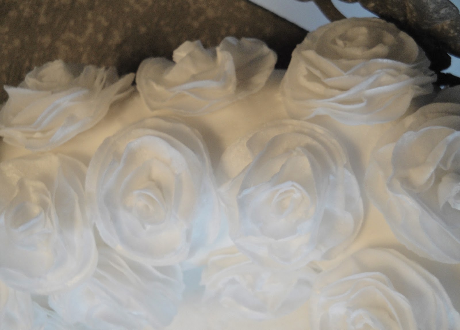 Once Upon A Pedestal: Heart Wreath from Cupcakes and White Wafer Paper ...