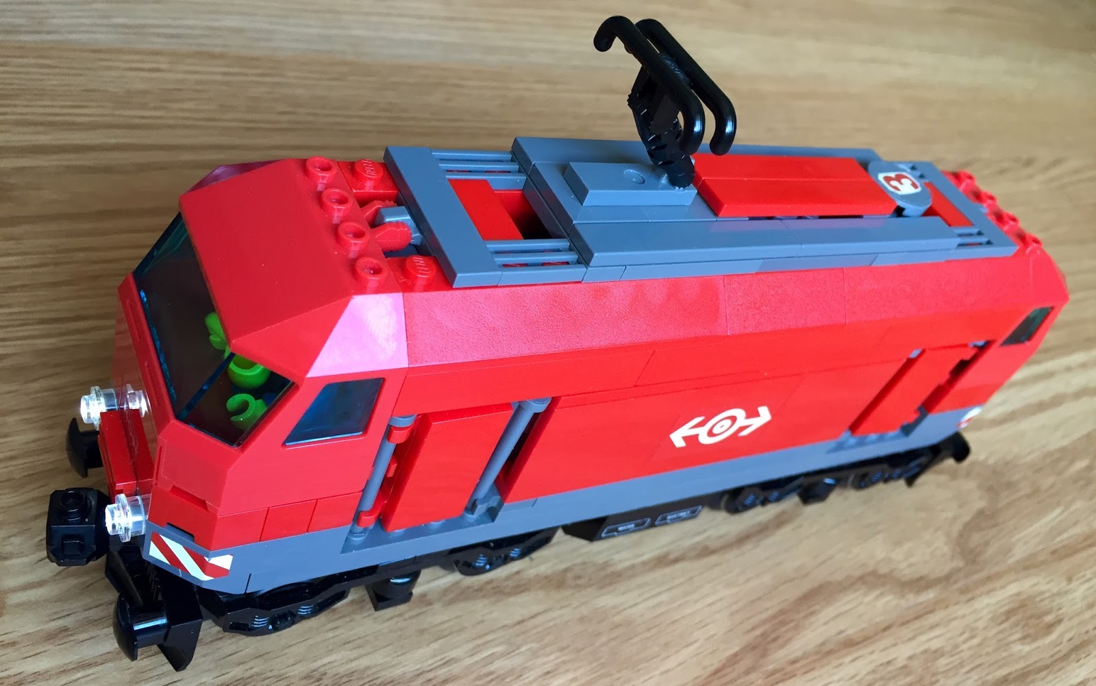 Oakbrickville / Леґоград: Lego MOC Red Locomotive / Леґо-саморобка ...