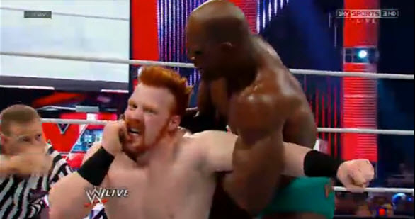 ProWresBlog: WWE Monday Night Raw 5/20/2013 Results and Review