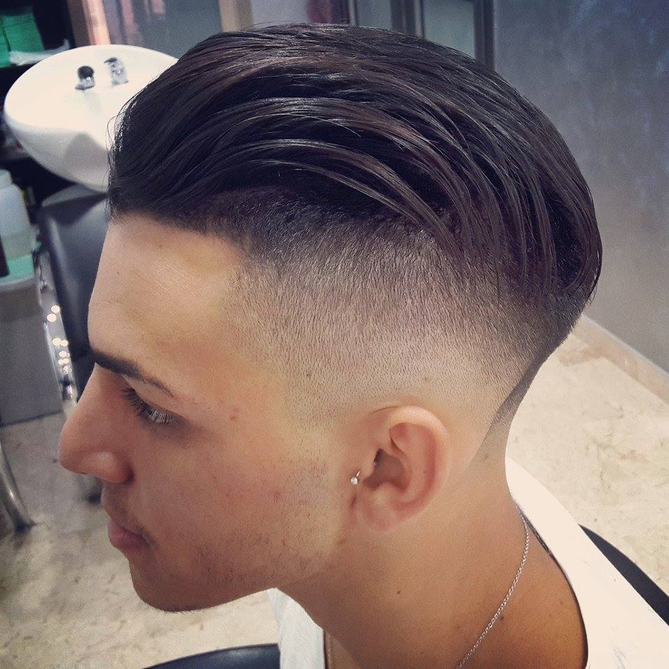 Tren Gaya 21+ Gaya Rambut Pria Undercut