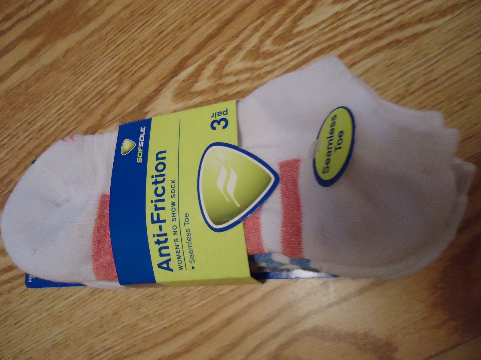 Running Diva Mom: Sof Sole Anti-Friction Socks Review & Giveaway