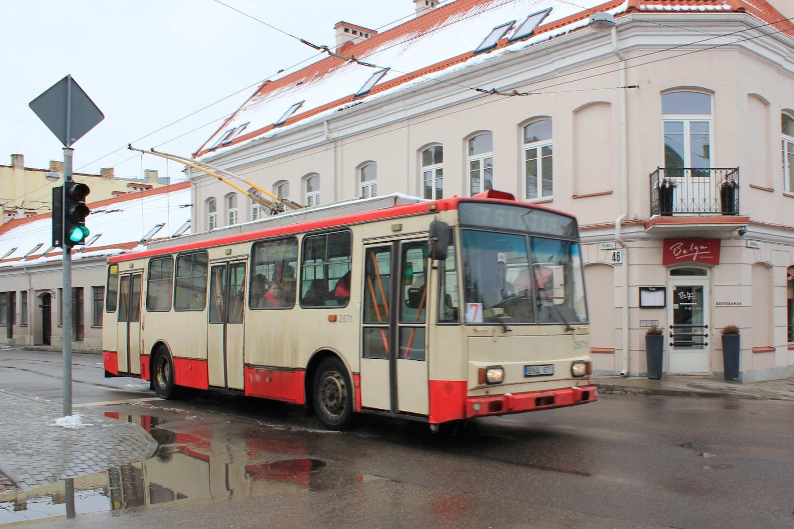 Rails sense fronteres: Alguns troleibusos i autobusos de Vílnius (Lituània)