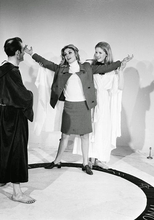 ojos de musico extraviado: La brujería en el programa televisivo La Clave