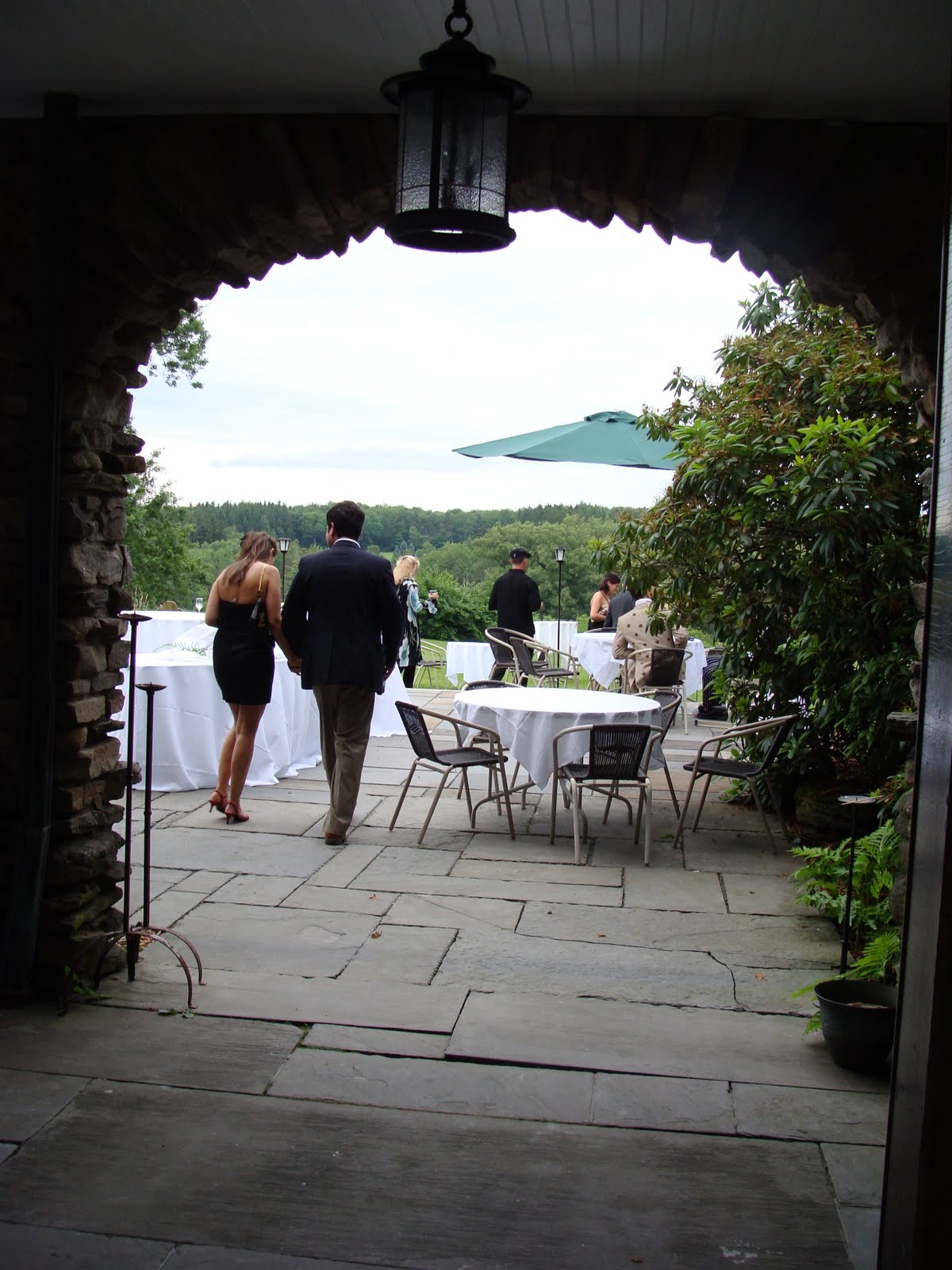 Frosting and Fashion: Frosted in Wonderland...