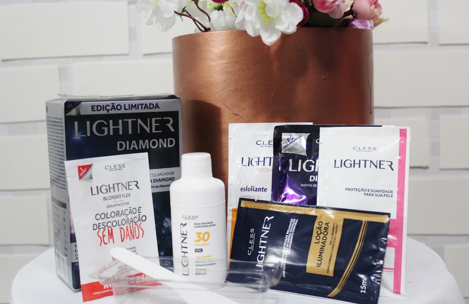 Clarissa Gomes - Blog: RESENHA | KIT CLAREADOR - LIGHTNER CLESS