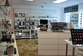 Makeup Artist Supplies Stores ~ Becoming a Makeup Artist