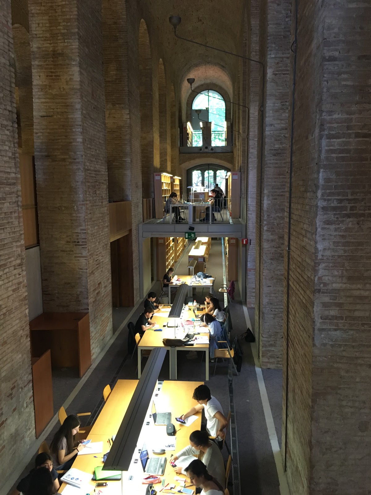 Blog de Pedro Linares: Bibliotecas universitarias: Pompeu Fabra
