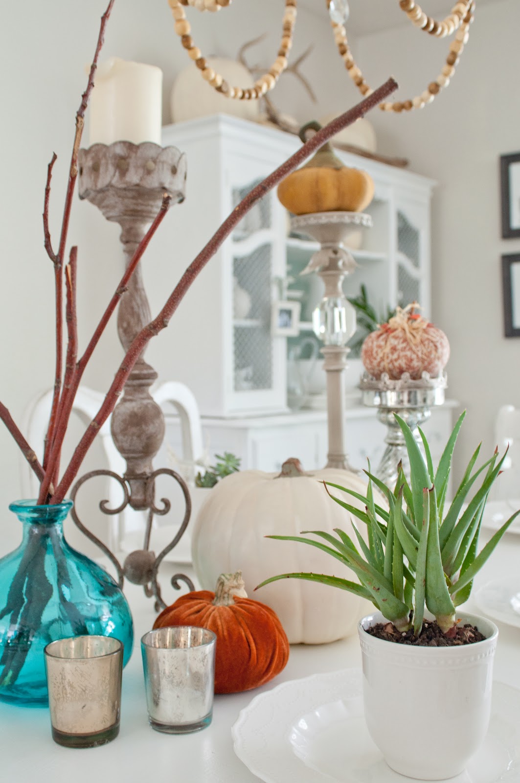 Domestic Fashionista: Colorful and Whimsical Fall Inspired Tablescape