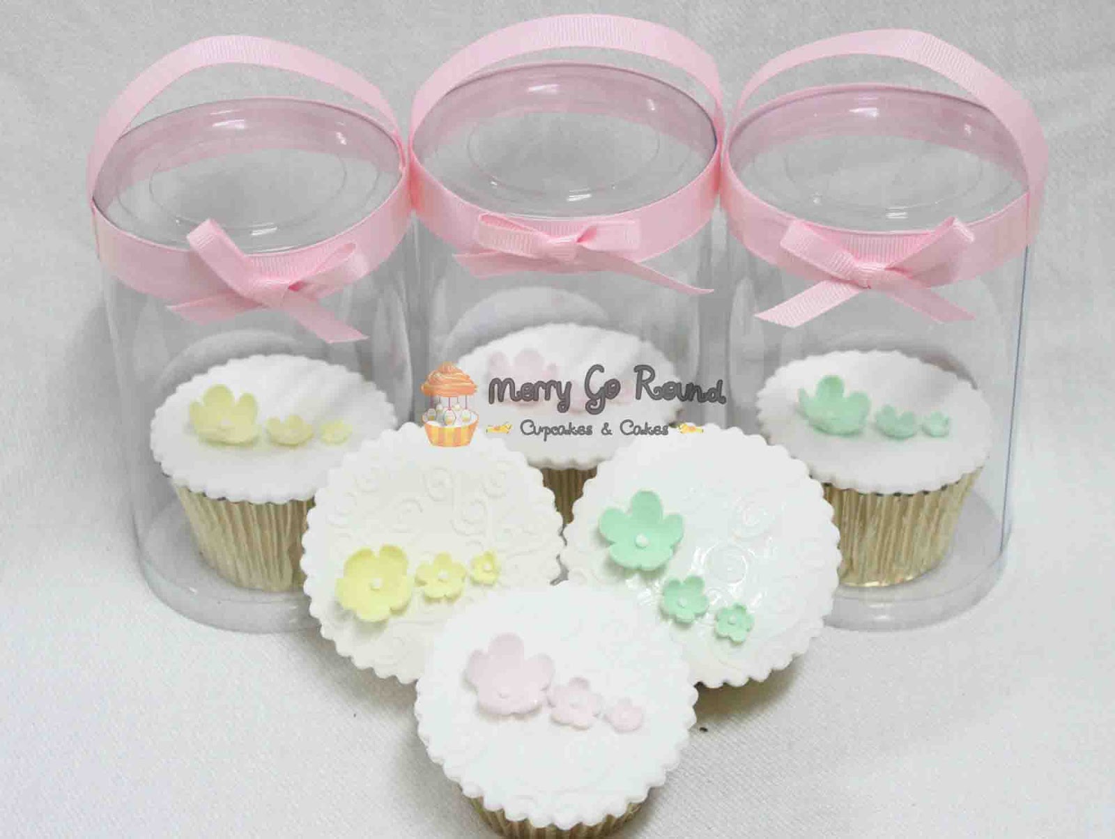 Merry Go Round - Cupcakes & Cakes: Assorted Cupcakes Design