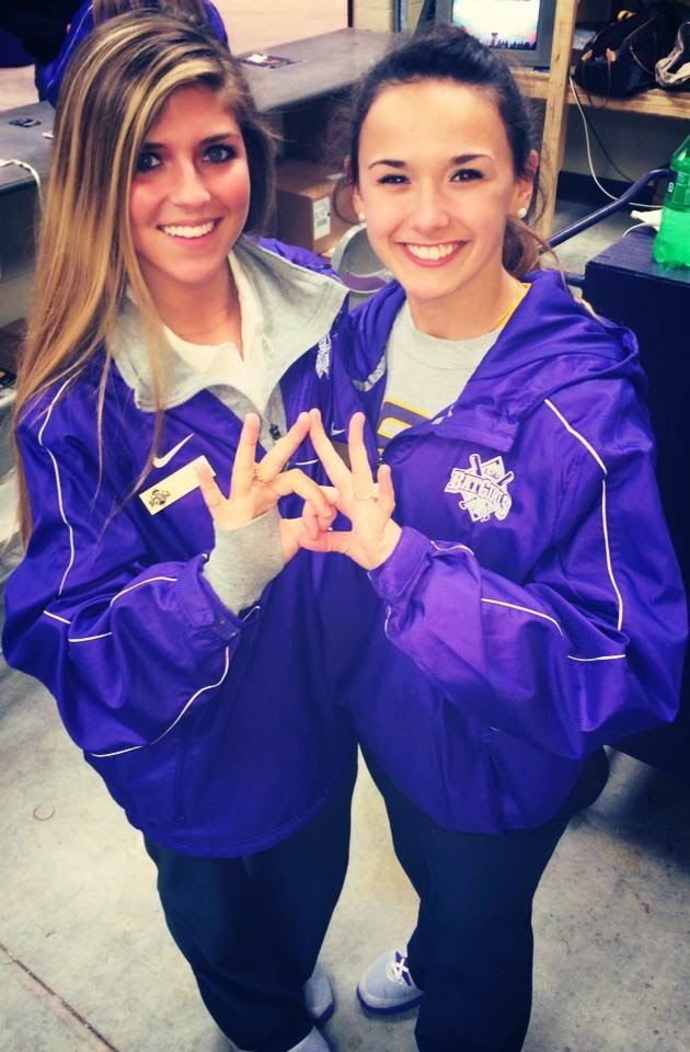 LSU ZTA: #FeatureFriday: The ZTA Bat Girls