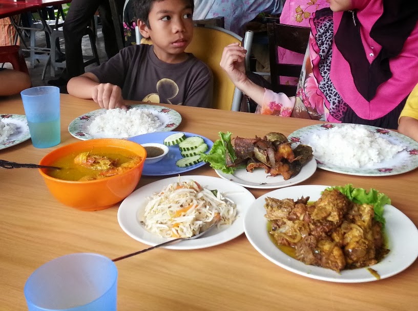 Blog Mama Ieja: Warung Bunian