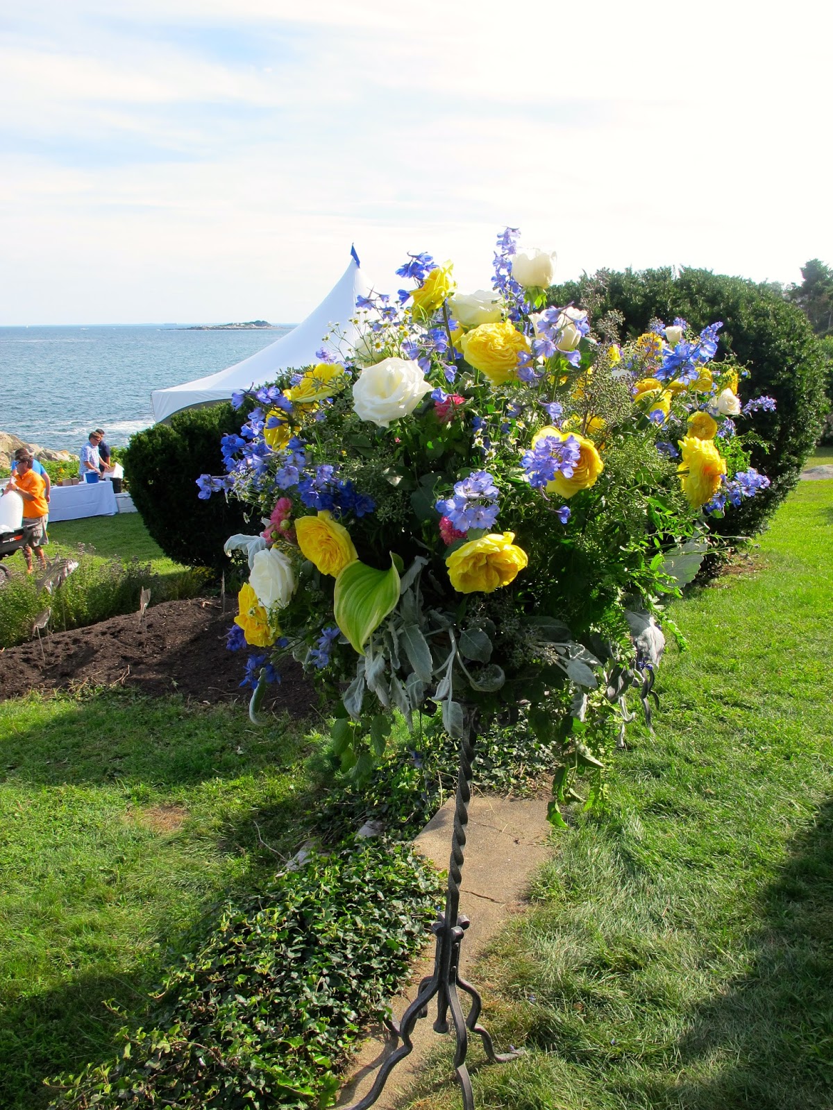 bloomingblog: Flowers for a Coastal Wedding