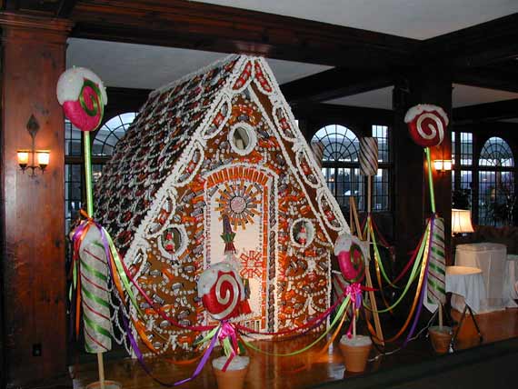 8 Amazing Life Size Gingerbread Houses