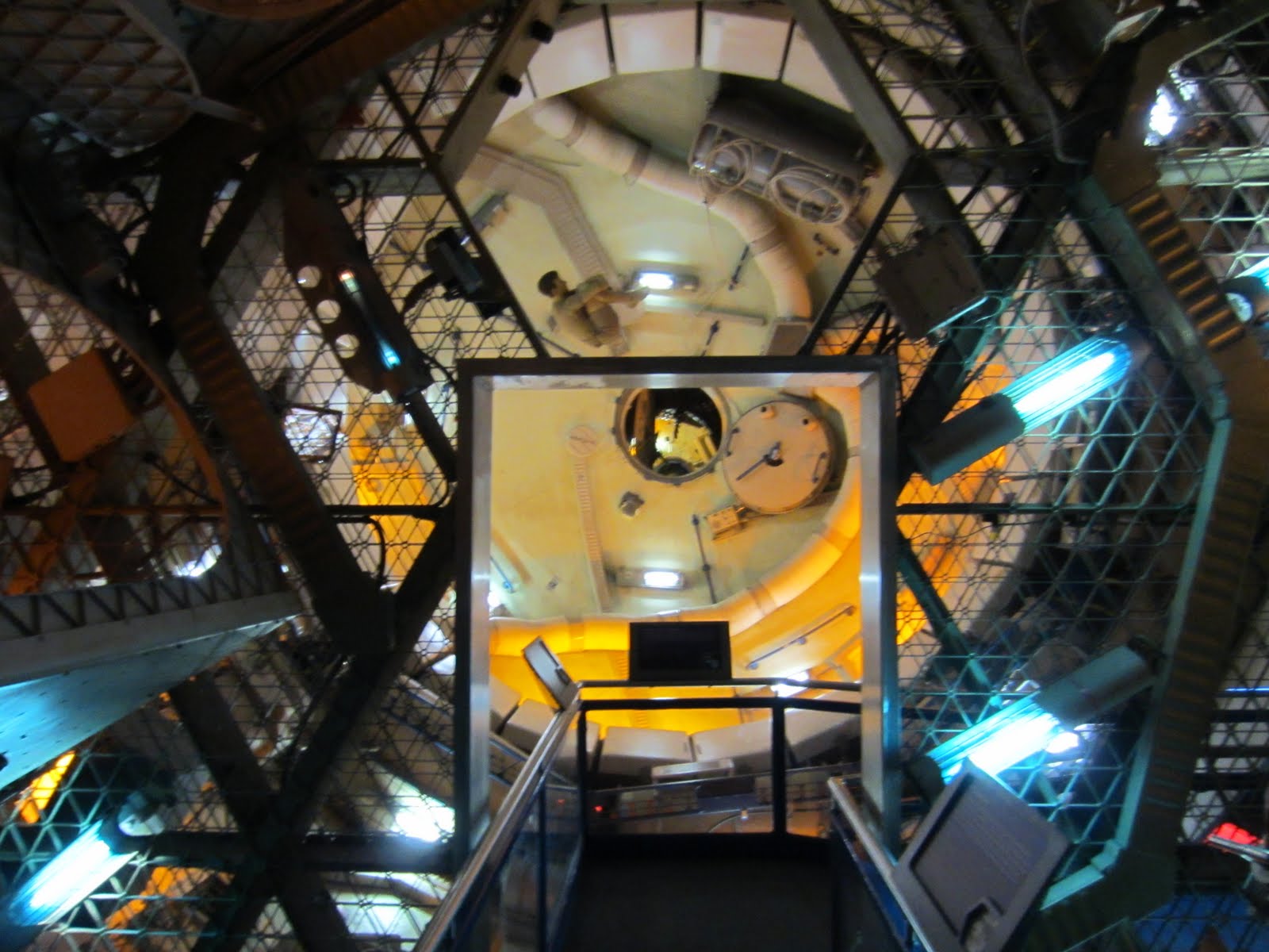 THE SKY IS NOT THE LIMIT: Dinner at the Starship Gallery, Space Center ...