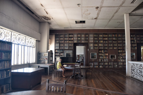 Living Leyte : The People's Center and Library in Tacloban, Leyte