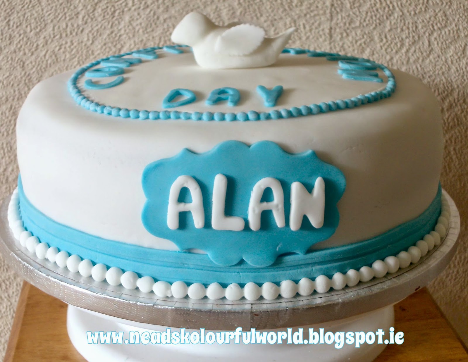 Neads Kolourful World: Another week, another cake