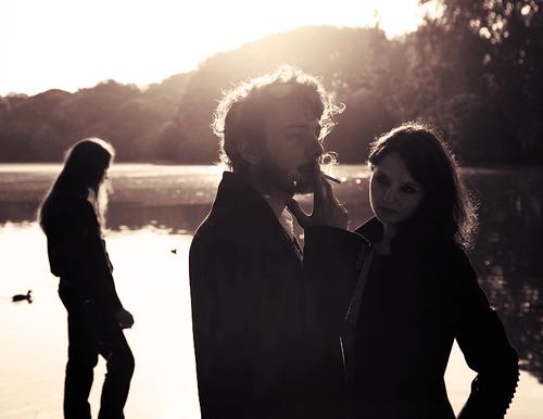 shogot: Les Discrets - ново видео