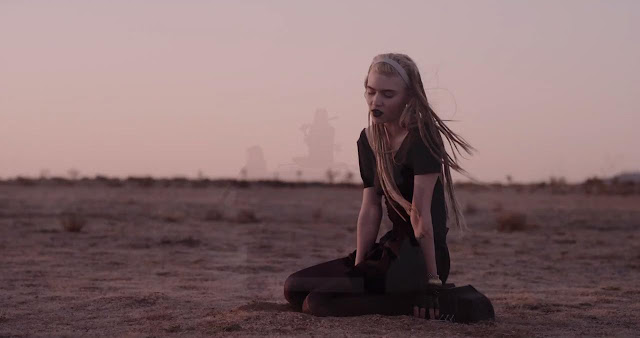 Quiosque do Pedro: [VIDEO] Grimes - Genesis