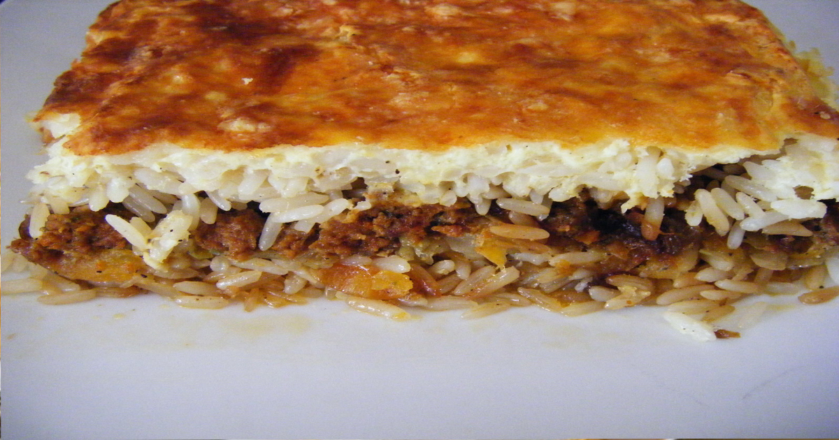 Gratin de riz aux légumes et à la viande hachée - Astuces de mamie