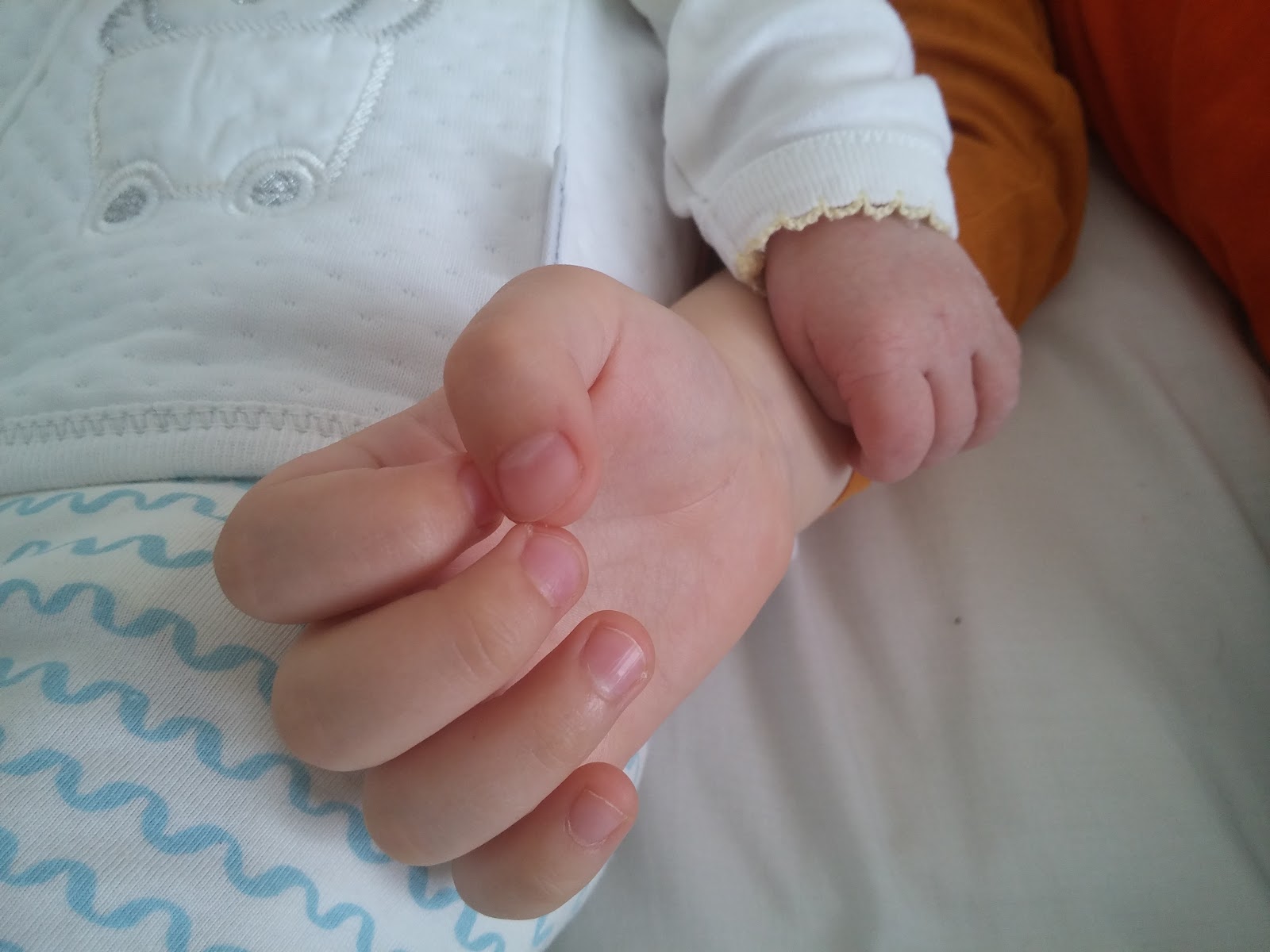 Tips for introducing a newborn to a family with toddler. | Happy Mama ...