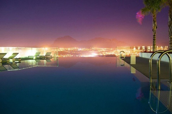 decora y disena: 10 Diseños de Piscinas Sin Fin