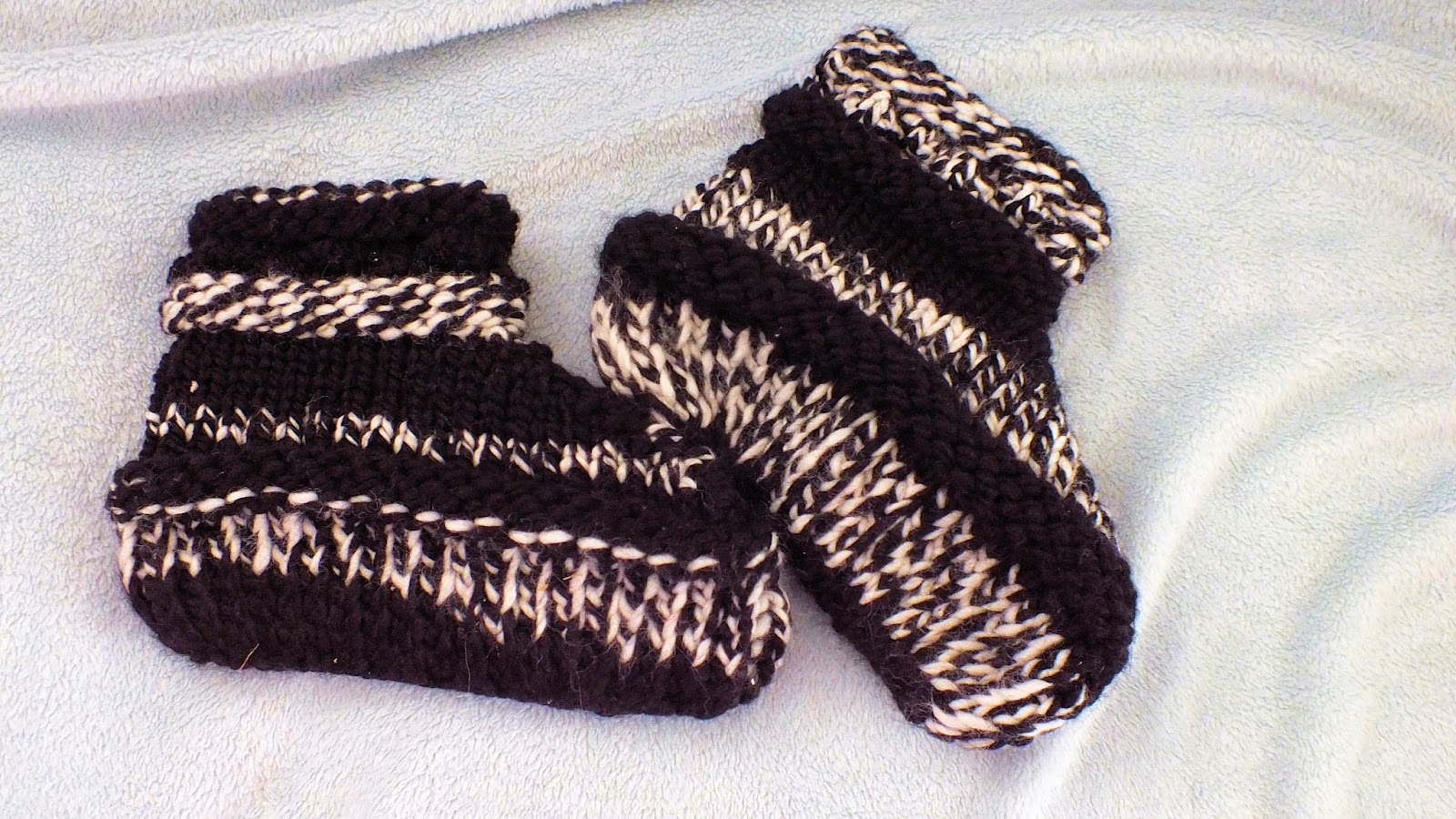 The Loom Muse : How to Loom Knit Adult Booties 2 types