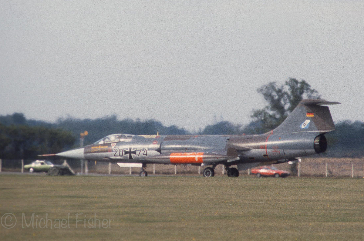 Legendary Moments in Military Aviation: USAF Bentwaters, F4D Phantoms ...