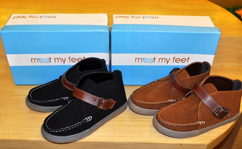 Shoe Shopping for my kids at Meet My Feet - Rochelle Rivera