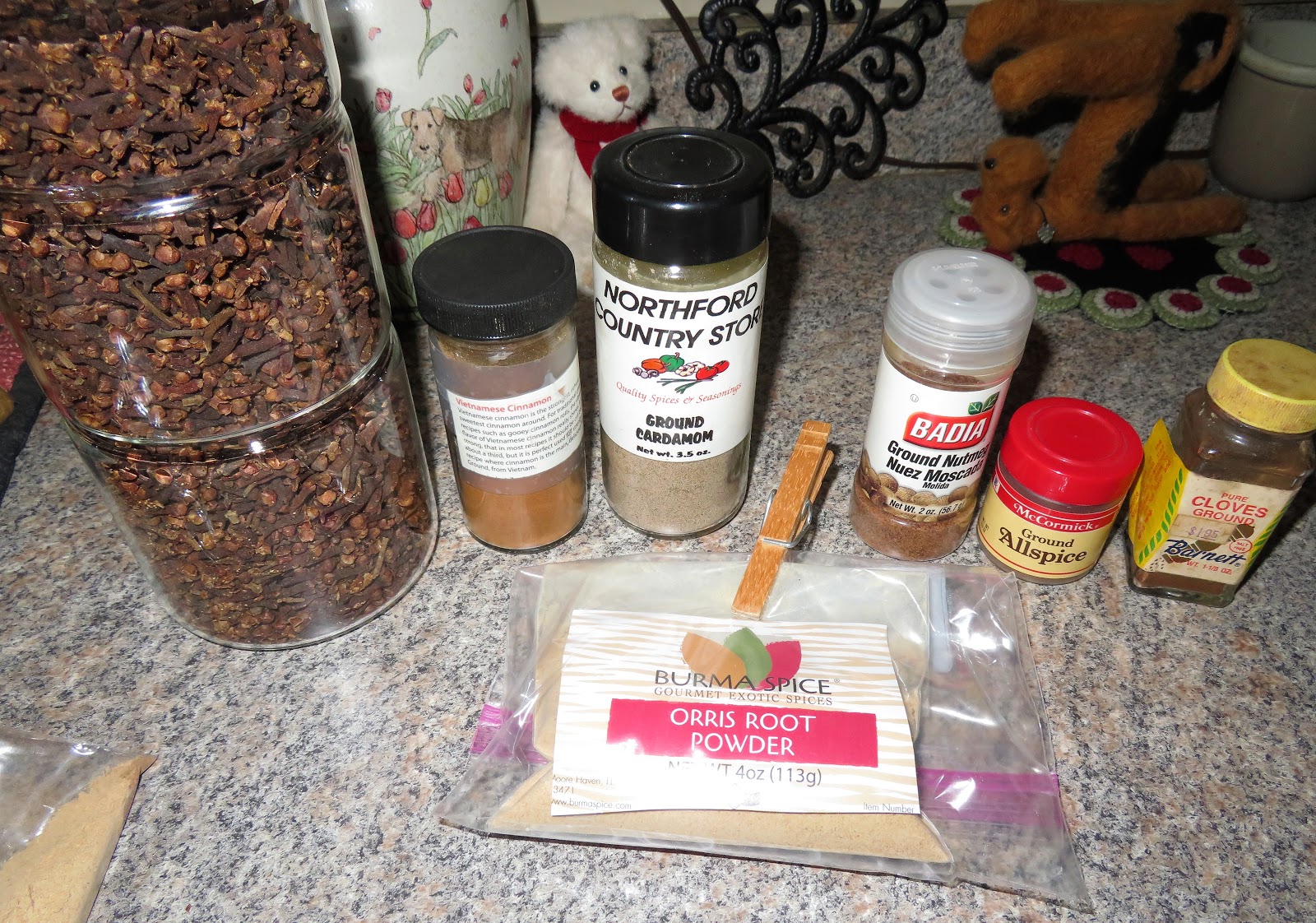 Molly the Airedale: Making Pomanders