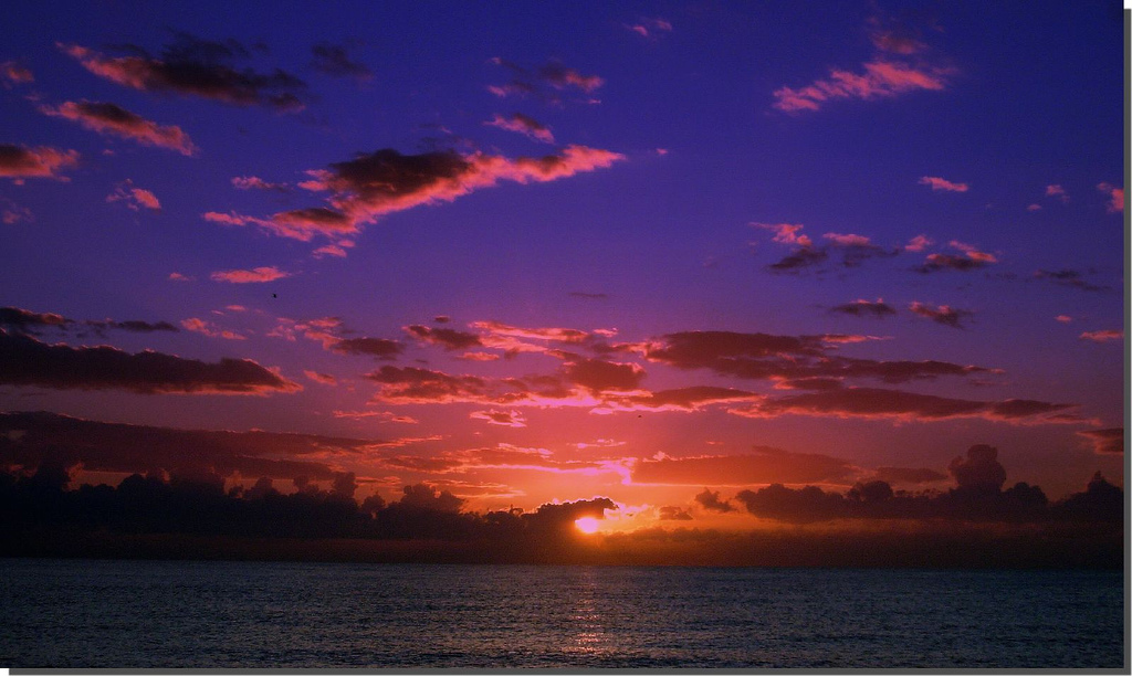 Alam Mengembang Jadi Guru: Awan Merah Jambu (Pink Clouds)