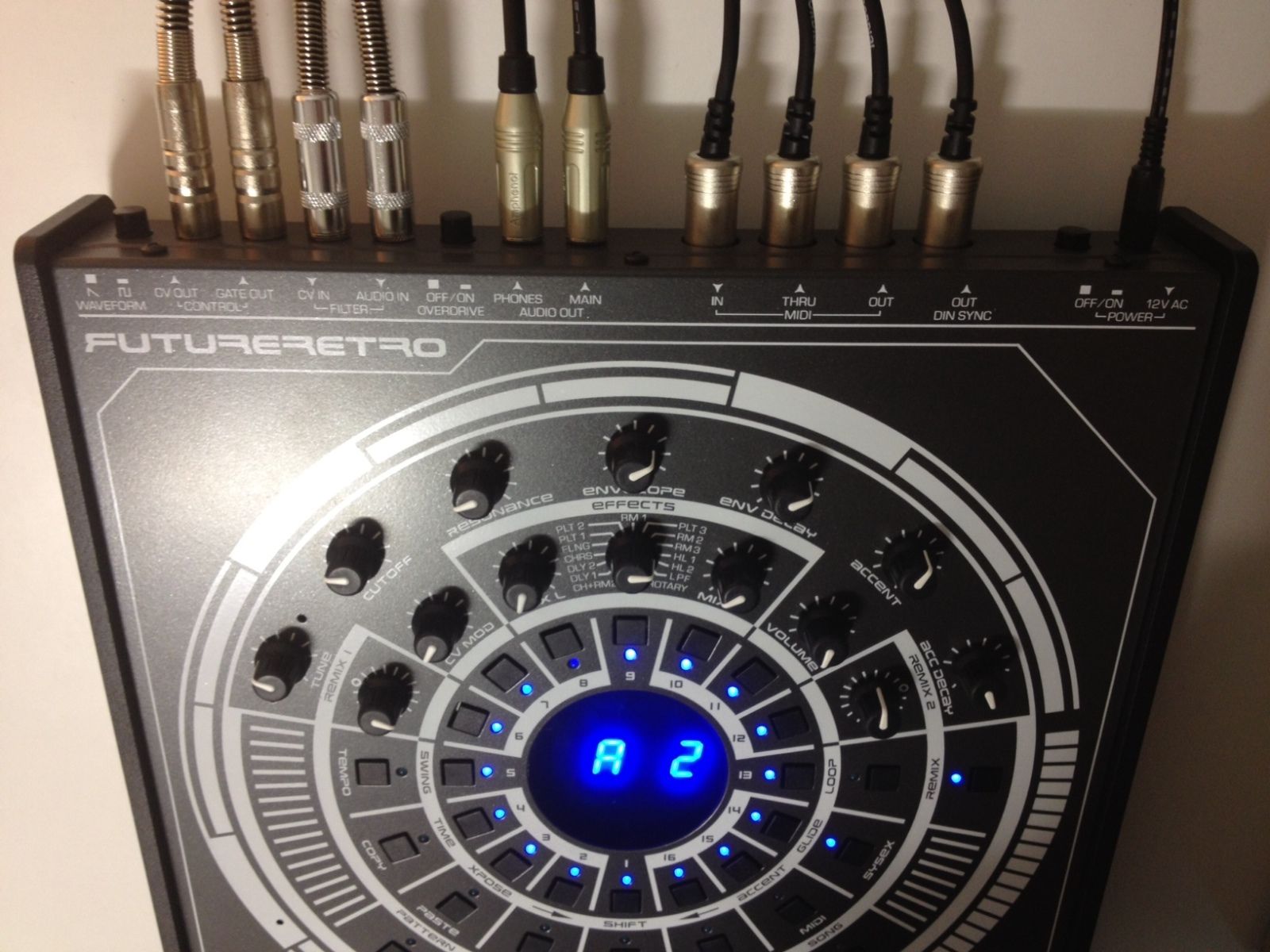 MATRIXSYNTH: Future Retro Revolution R2 Analog synth/sequencer/filter ...