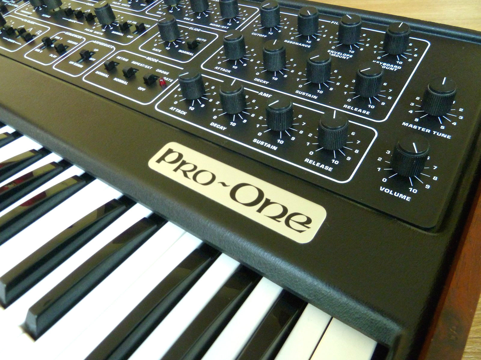 MATRIXSYNTH: SEQUENTIAL CIRCUITS PRO-ONE ANALOGUE SYNTHESISER SN 2467