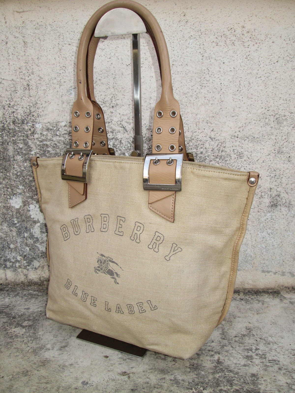 d0rayakEEbaG: Authentic BURBERRY BLUE LABEL Handbag(SOLD)