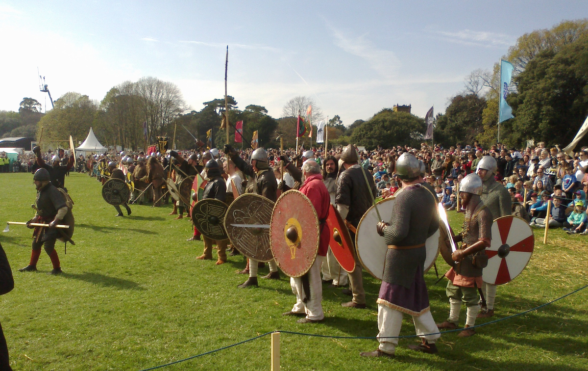 Heroes, Heroines, and History: Reenactment Vs. Living History...and the ...